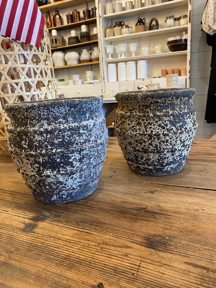 black rustic pot – SheBloom